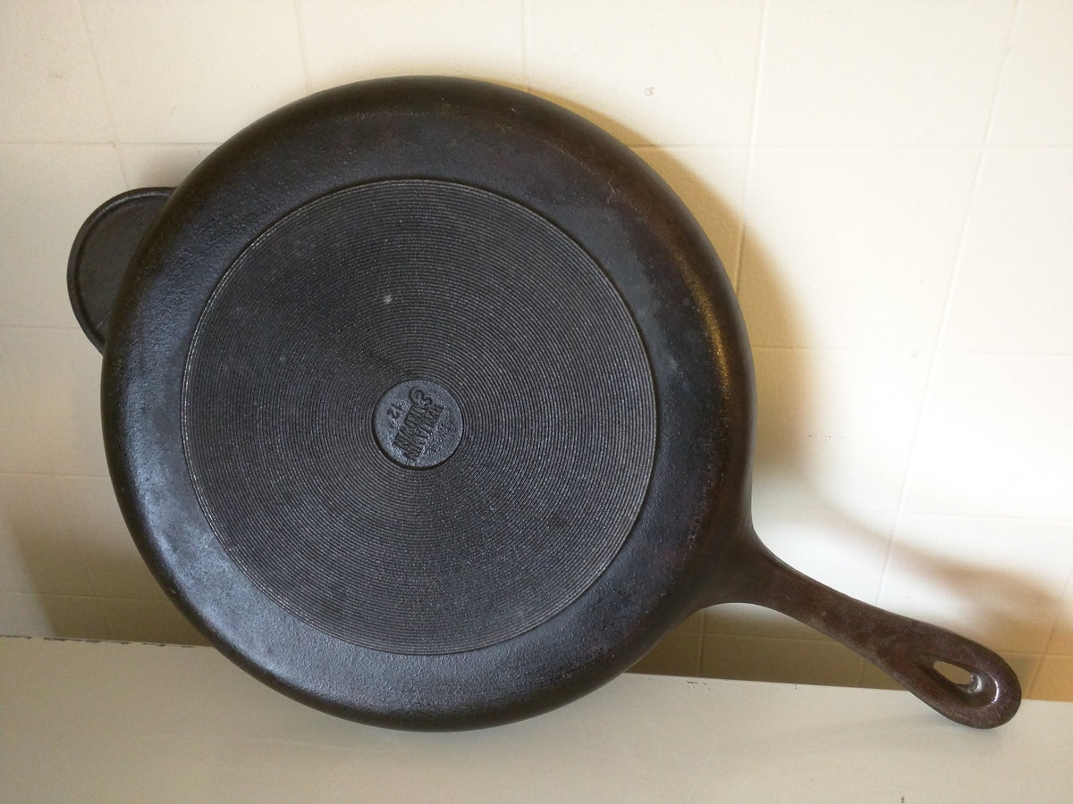 Benjamin Medwin 12" Cast Iron Skillet Rings Ribbed – Pocatello Market